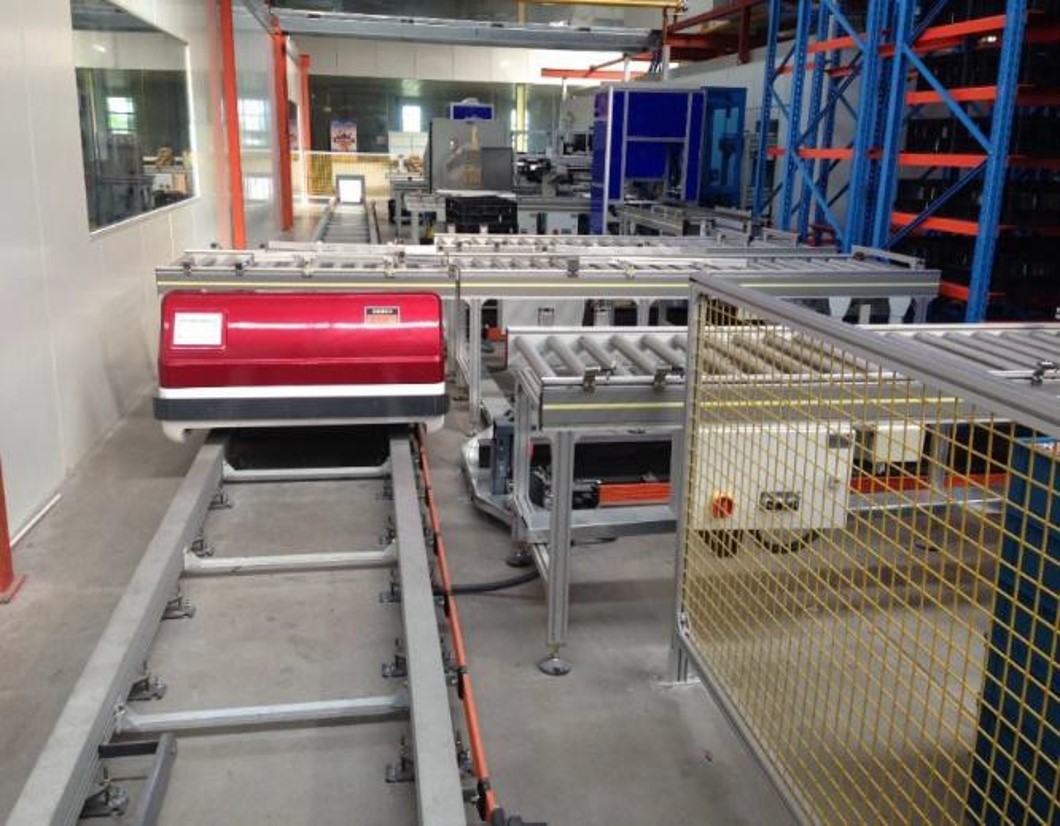 1700kg RGV Warehouse Shuttle System MHS Vehicle Shape Bus Type PLC